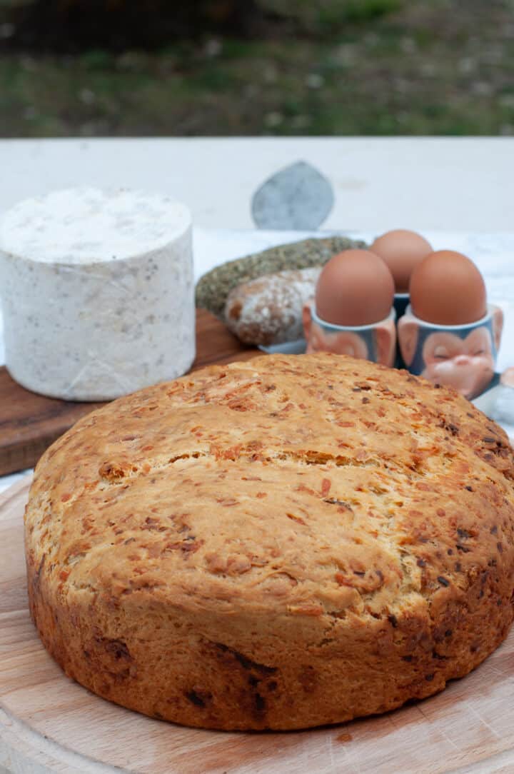 Traditional Italian Cheese Bread Recipe - Crescia - Your Guardian Chef