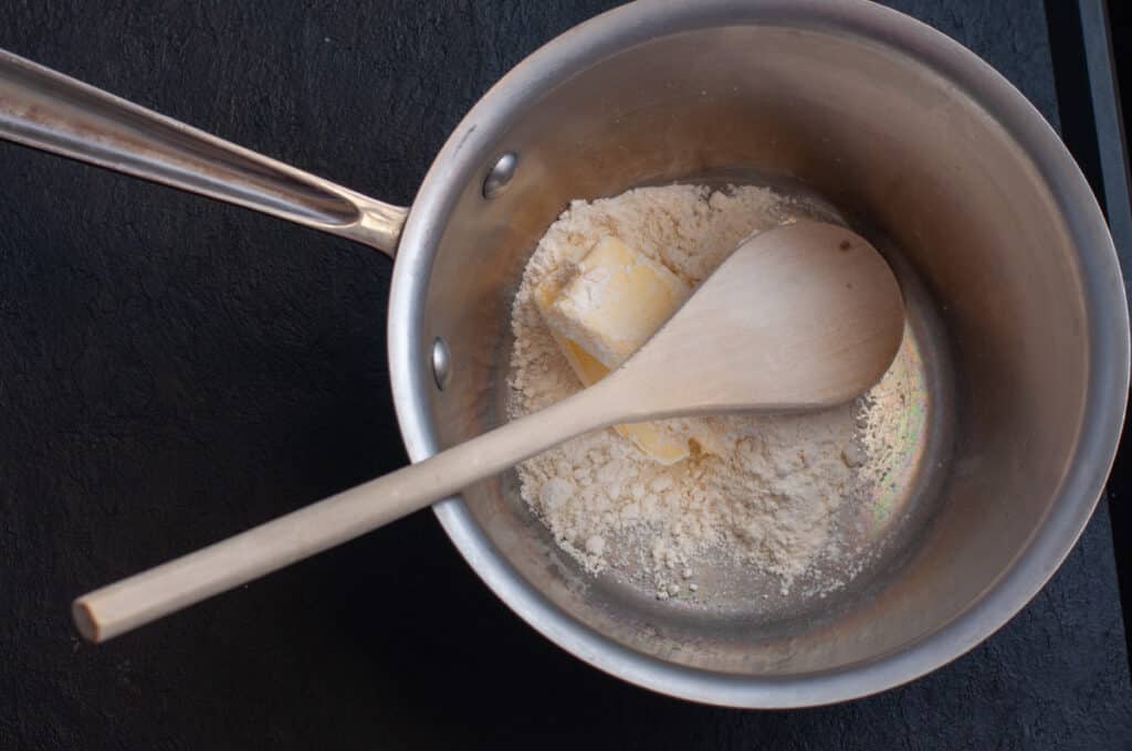 How to make a white roux and its related mother sauces - Your Guardian Chef