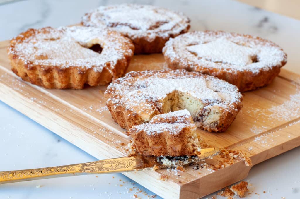 Crostata Di Marmellata Recipe (Italian Jam Tart) - Your Guardian Chef