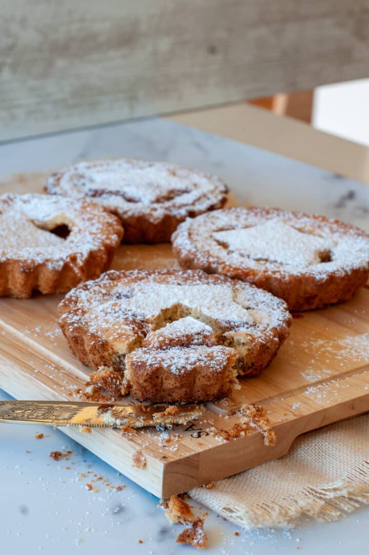 Crostata Di Marmellata Recipe (Italian Jam Tart) - Your Guardian Chef