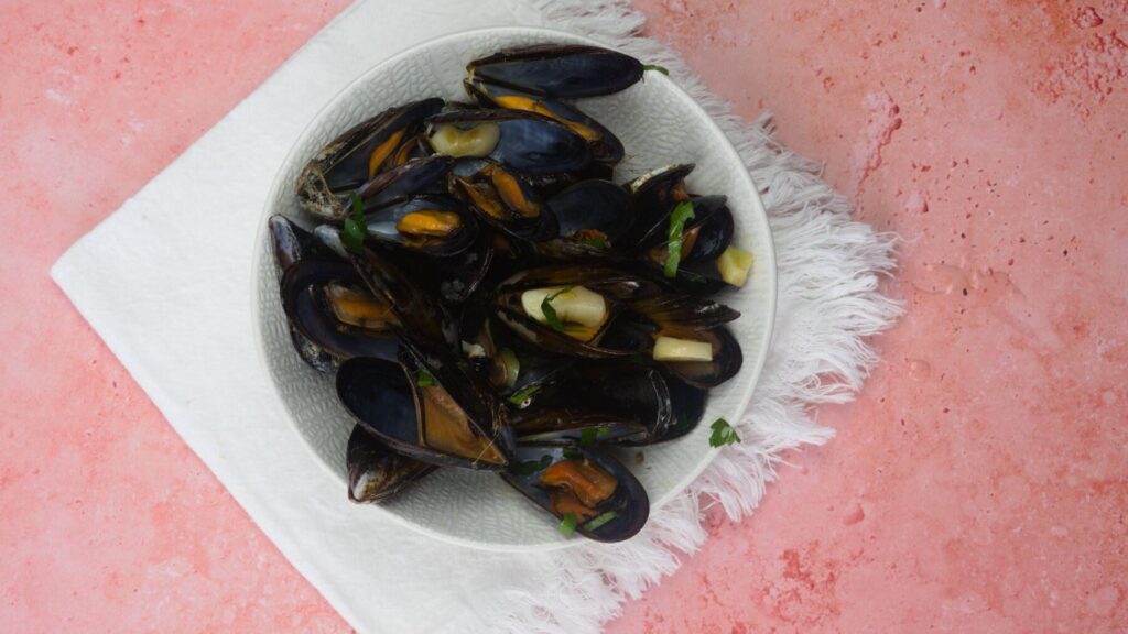 Cozze alla Marinara And Impepata di Cozze (Italian Peppered Mussels ...